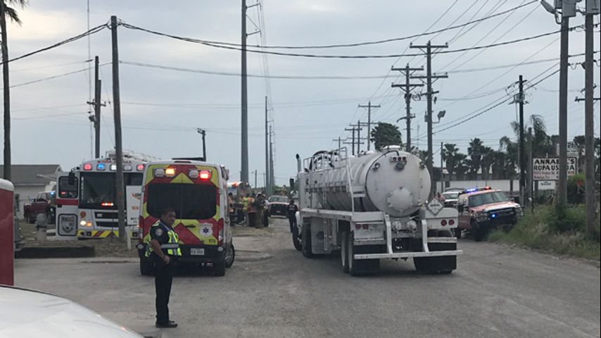 Crews Continue Battling Warehouse Fire in Hidalgo Crews Continue Battling Warehouse Fire in Hidalgo