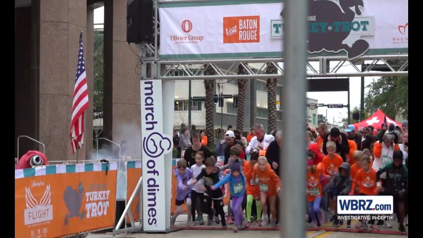 Thousands of runners start Thanksgiving at annual Turkey Trot 5K run