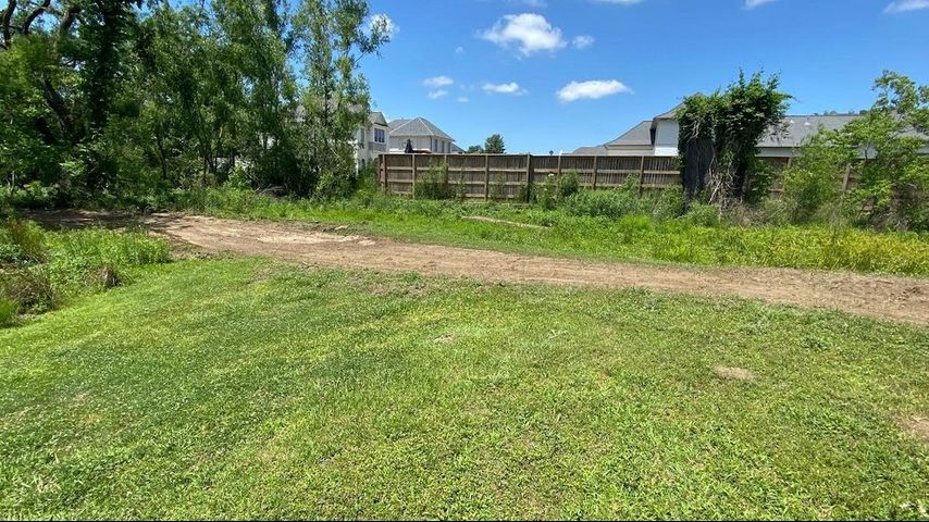 City dismantling part of resident's ring levee he made to protect ...