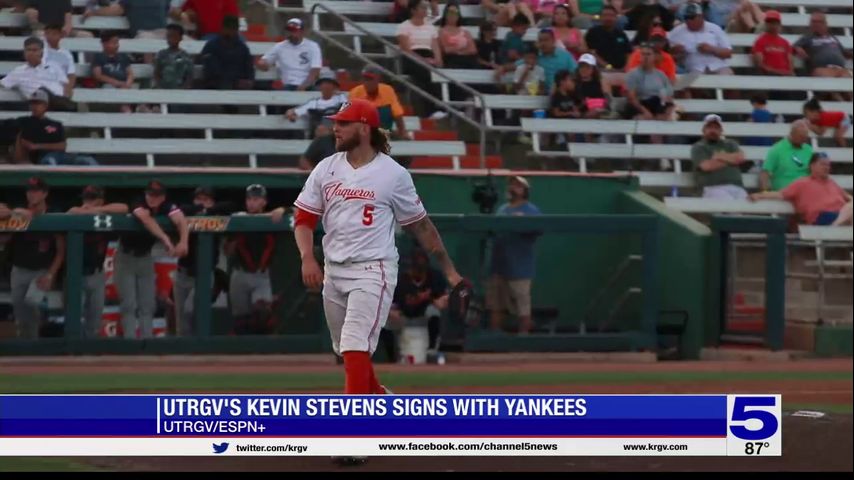 Stevens Signs with Yankees