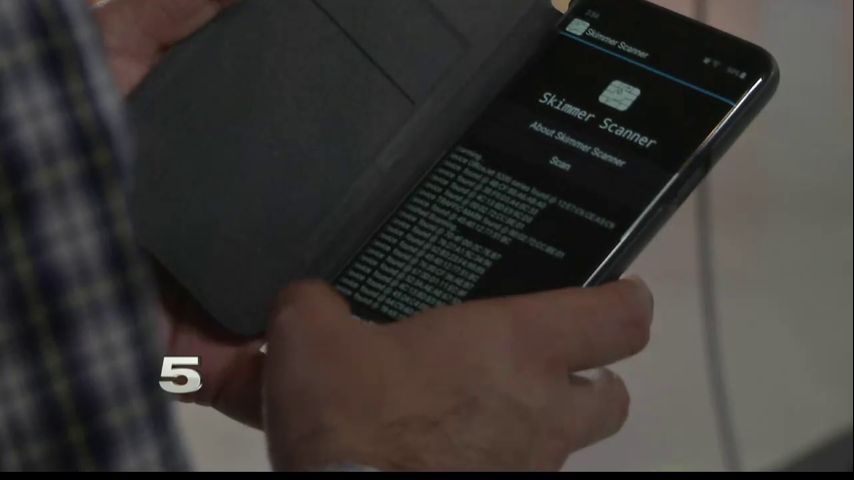 Crooks Using Wireless Tech in Credit Card Skimmers amid Holiday Travel
