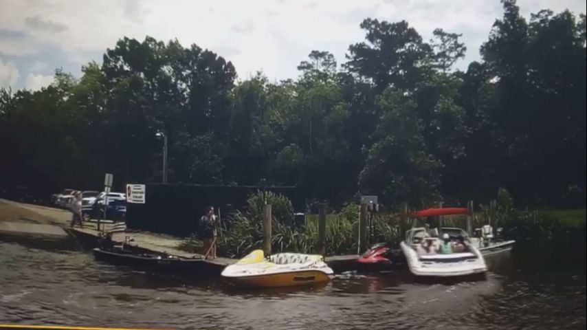 Boater smashes into other boats on Tickfaw River, flees scene