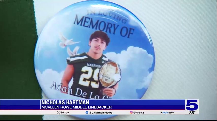 Nikki Rowe High School community holds memorial for Adan De La Cruz