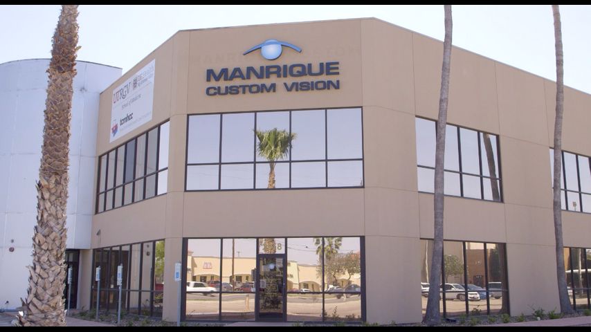Manrique Custom Vision Center