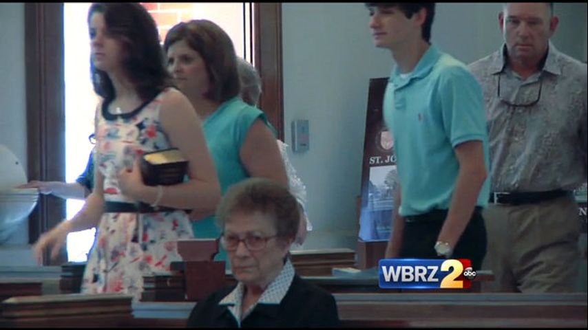 Lafayette locals gather to mourn following tragic shooting
