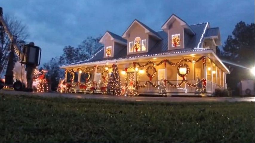 Hallmark Channel unveils Christmas decorations to local family