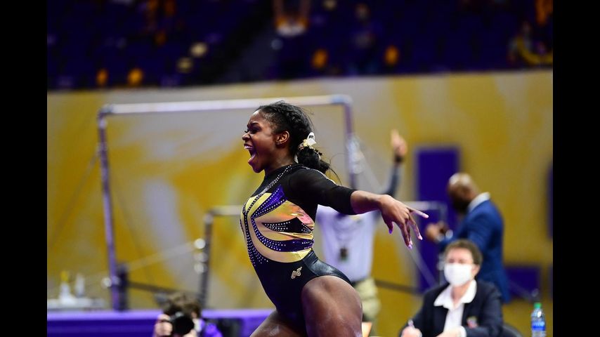 Kiya Johnson's perfect 10 puts LSU Gym past Arkansas in season opener
